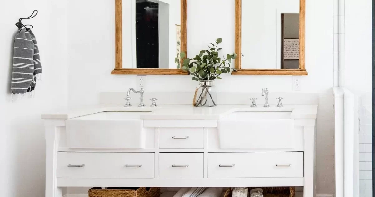 The Best Farmhouse Sink Style Bathroom Vanities